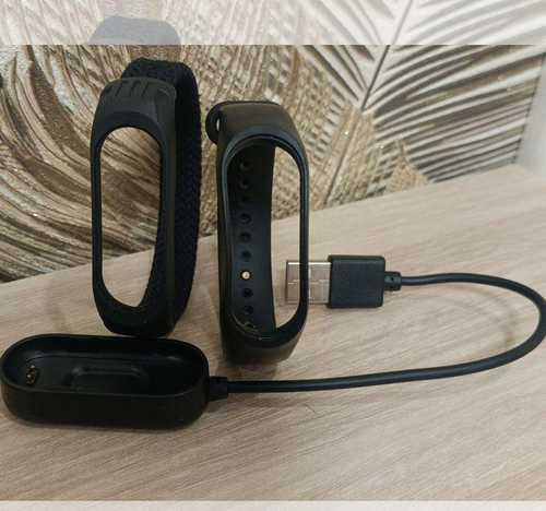 Ремешок и зарядник для xiaomi mi band 4