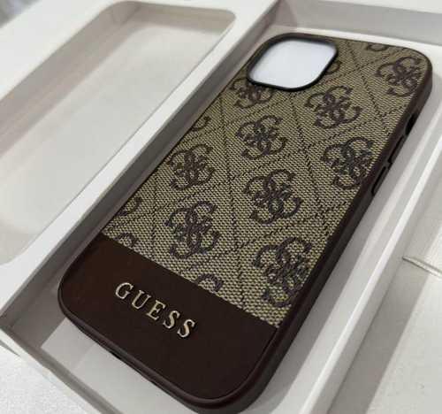 Чехол на iPhone 15 guess