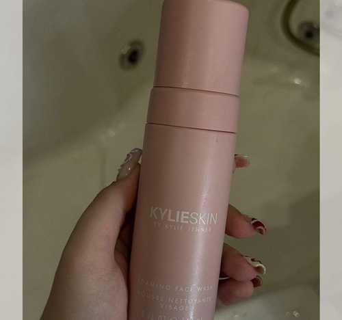 Пенка для умывания kylie skin