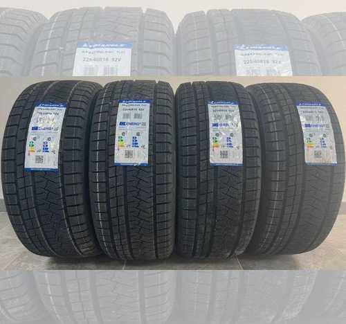 Triangle Snowlink PL02 295/40 R20 110V