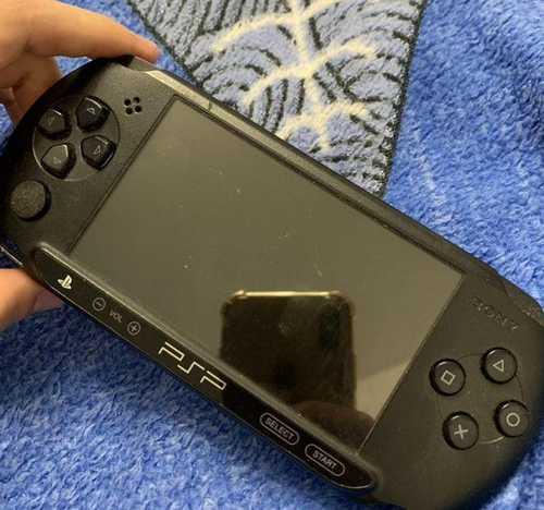 Портативная игровая приставка psp