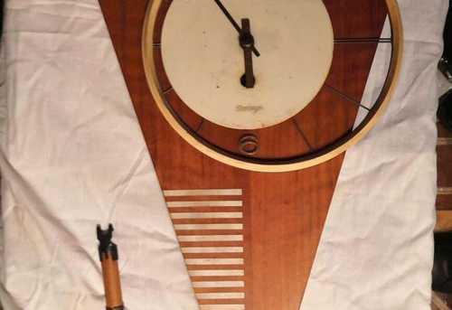 Советские настенные часы "Янтарь", (Солнечный луч)