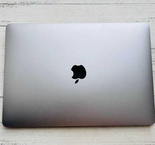 Macbook Air 13" 8/256Gb (2020) в идеале