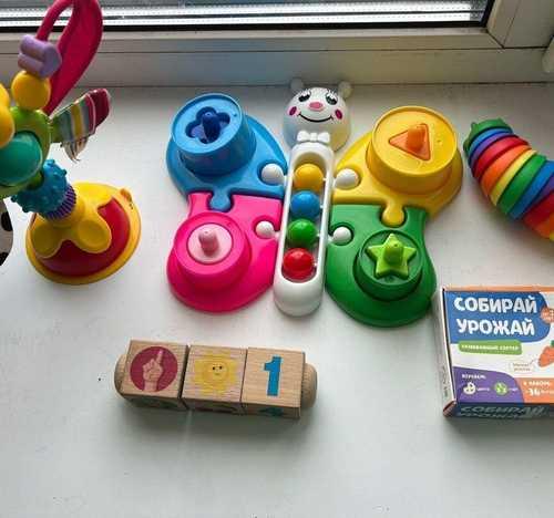 Развивающие игрушки для малышей