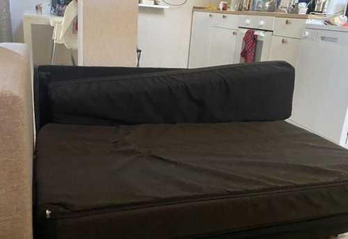 Маленький диван для гаража)