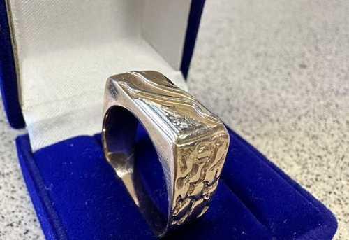 Золотое кольцо-печатка 585