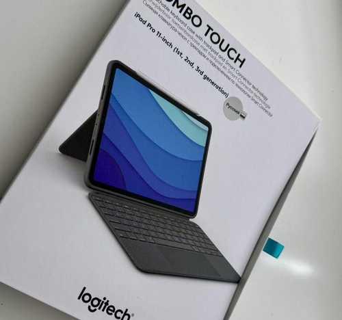 Logitech combo touch iPad 11 pro