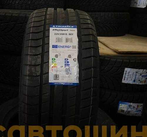 Triangle EffeXSport TH202 225/35 R19 88Y