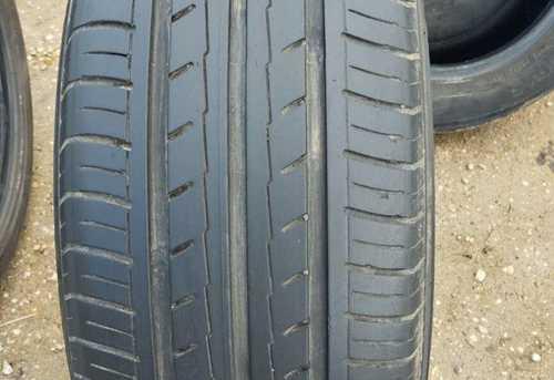 Yokohama BluEarth-ES ES32 215/60 R17 95V