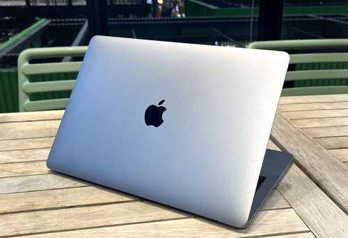 MacBook Pro 13 Retina в идеальном состоянии