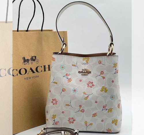 Сумка Coach Small Town Bucket Bag