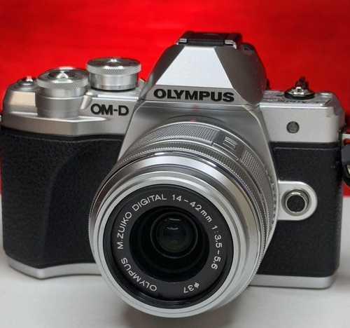 Olympus OM-D E-M10 Mark iii (kit)