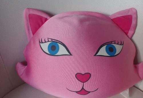 Розовая подушка кошка