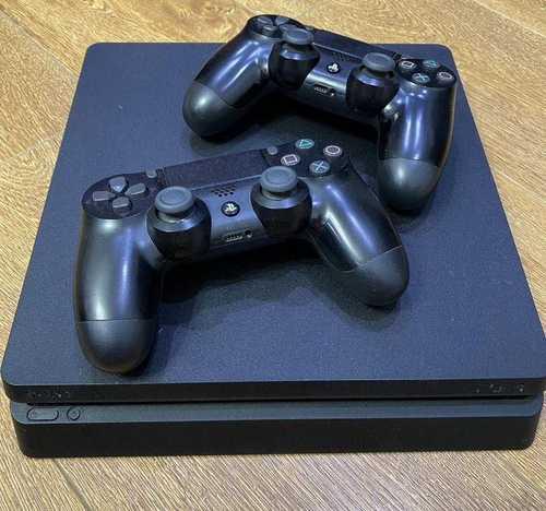 Sony PS4 Slim с играми