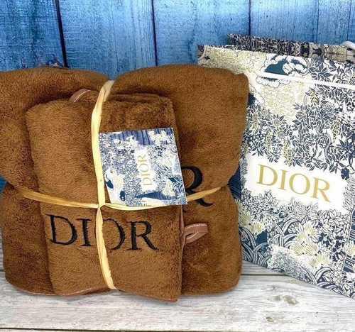 Подaрoчный набор полотенец Dior в фирменной упаков