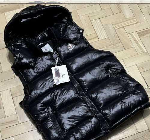 Жилетка moncler с капюшоном