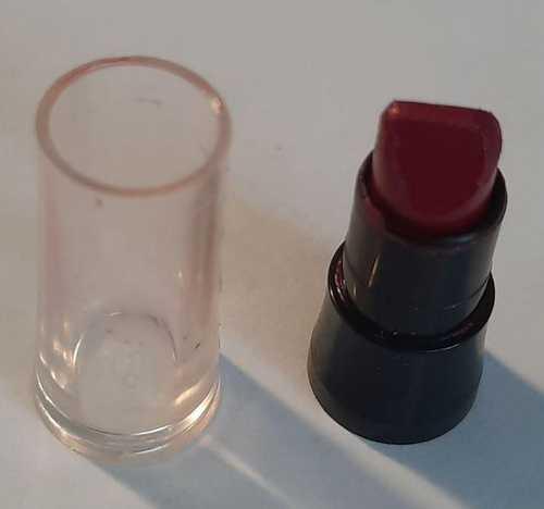 Помада avon