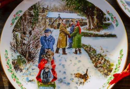 Винтажная рождественская тарелка Royal Doulton