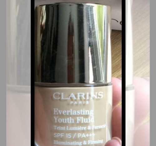 Clarins тональный крем everlasting тон 111