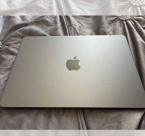 Apple macbook air 13.6 m2 2022