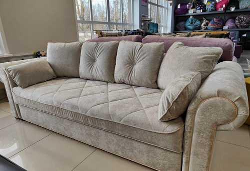 Красивый прямой диван