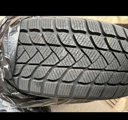 Landsail Winter Lander 215/65 R16