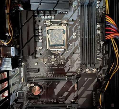 Z370 gigabyte Intel i3 8100