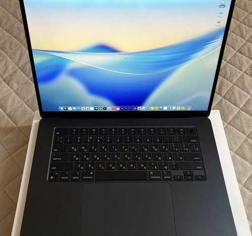 Macbook Air 15" m3 - Midnight. 16-256