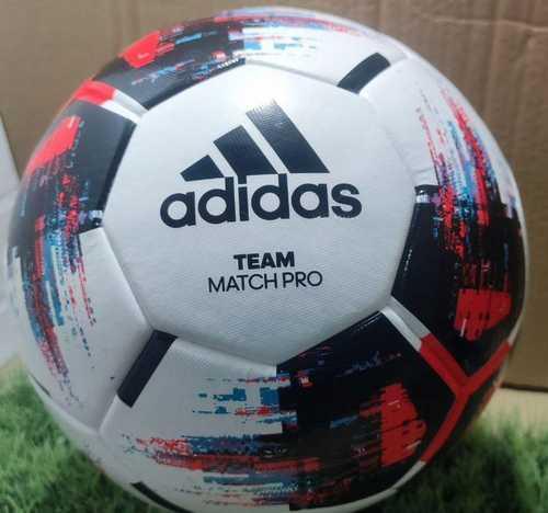 Футбольный мяч adidas team FIFA PRO размер 5