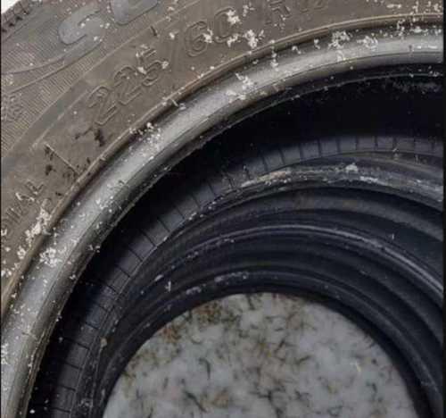 Bridgestone Blizzak VRX 225/60 R17