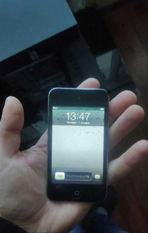 Плеер iPod touch 4