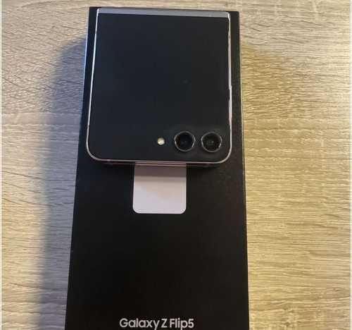 Samsung Galaxy Z Flip5, 8/512 ГБ