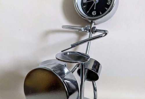 Часы будильник Барабанщик