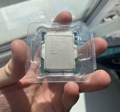 Intel core i3 12100f