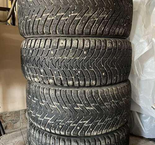 Nokian Tyres Hakkapeliitta 8 235/50 R17