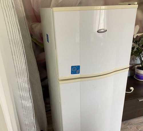 Холодильник Whirlpool WBM 246 б/у