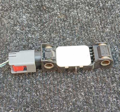 Датчик удара Jeep / Chrysler 04671779AC
