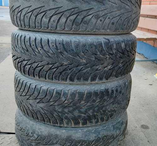 Yokohama Ice Guard Stud IG35 215/65 R16 102