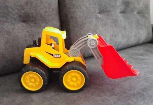 Трактор игрушка