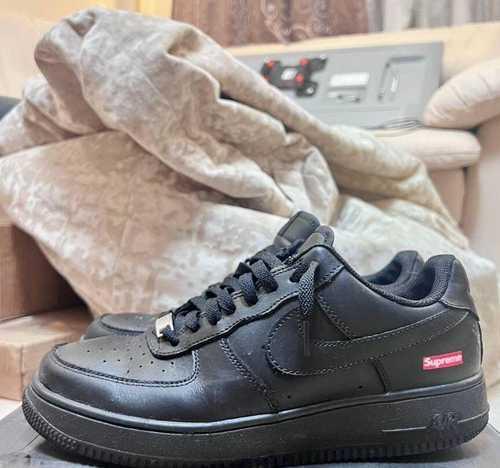 Nike air force 1 supreme black