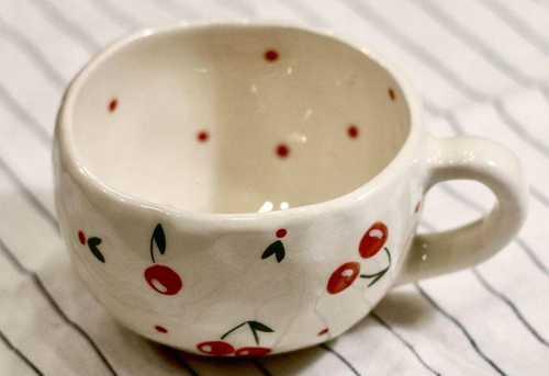 Керамическая чашка с росписью ручной работы