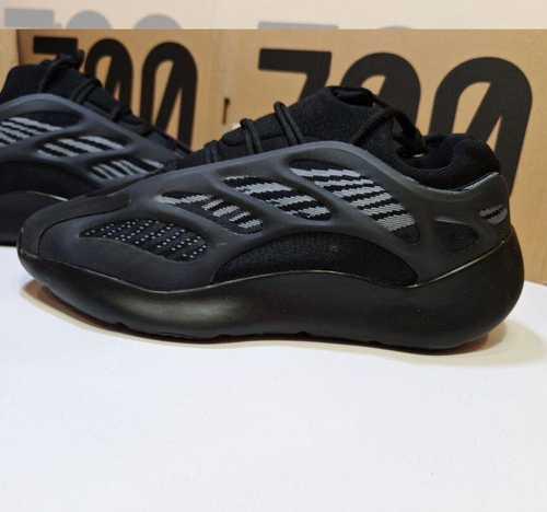 Кроссовки adidas yeezy boost 700 Black