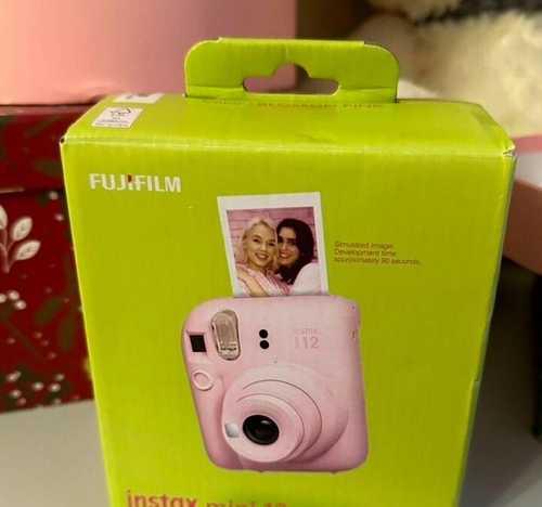 Пленочный фотоаппарат instax mini 12