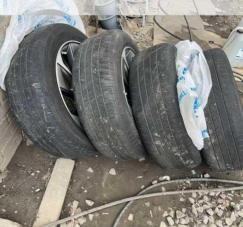 Bridgestone Dueler H/L 33A 235/55 R20