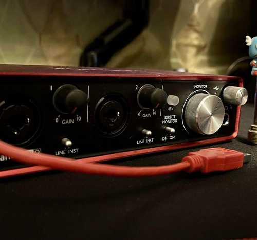 Звуковая карта focusrite scarlett 2i2