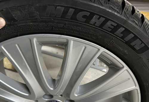 Michelin X-Ice North 4 245/50 R18