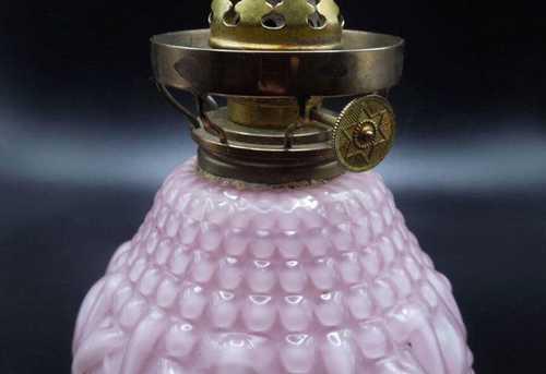 Керосиновая лампа 19 в.розовое молочное стекло