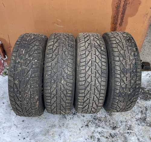 Tigar SUV Ice 215/65 R16 102T