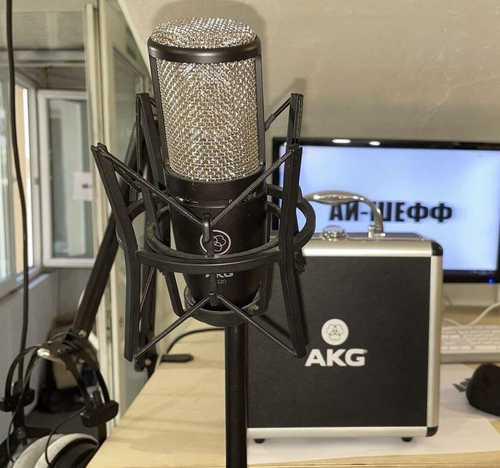 AKG P220 Студийный Микрофон