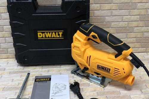 Электро лобзик Dewalt с лазерной наводкой